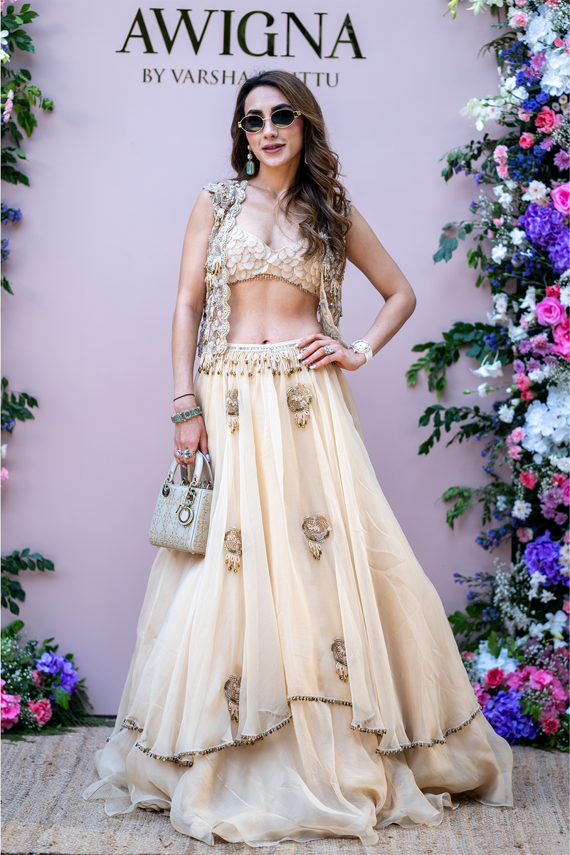 SEEMA DIWAN IN EZZAH – Awigna